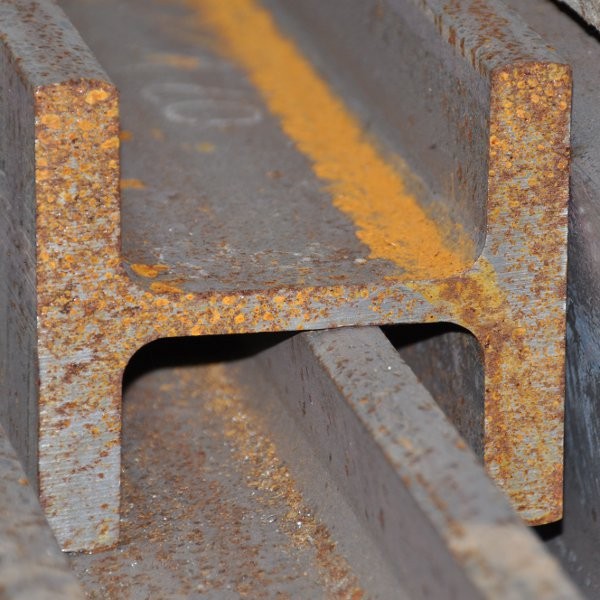 Négoce d'acier France Steel : HEM, qualité S235/S275/S355